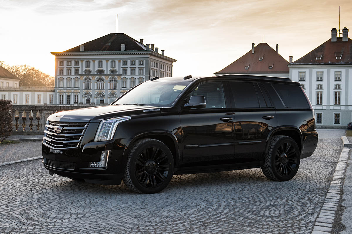 StriveME - سيارات SUV ضخمة لرجل متميز